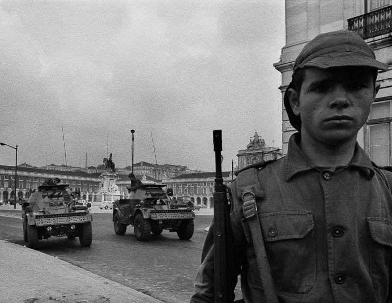 O 25 DE ABRIL DE 1974 DE EDUARDO GAGEIRO | FASCÍNIO DA FOTOGRAFIA